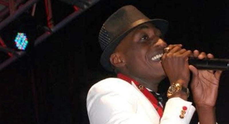 Edouce umaze igihe mu gahinda ko kubura abe hari icyo ahishiye a ...