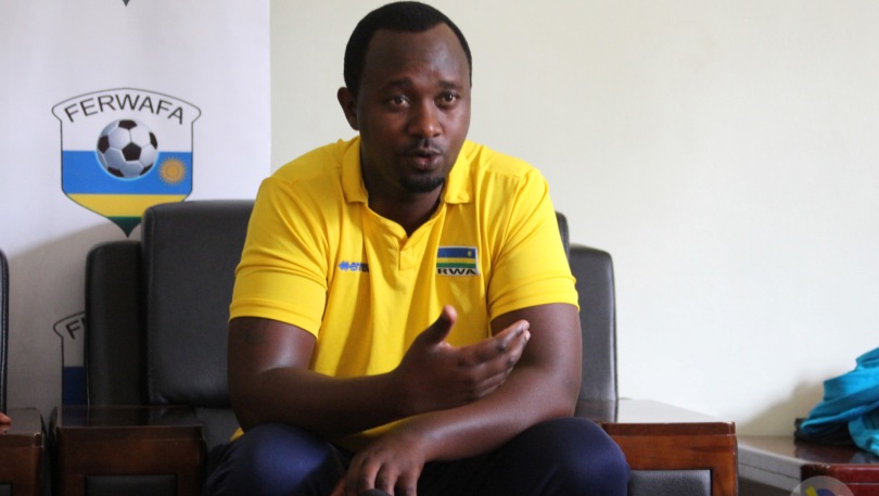 Mashami yibaza impamvu abanyamakuru batsimbarara kuri Muhadjili ...