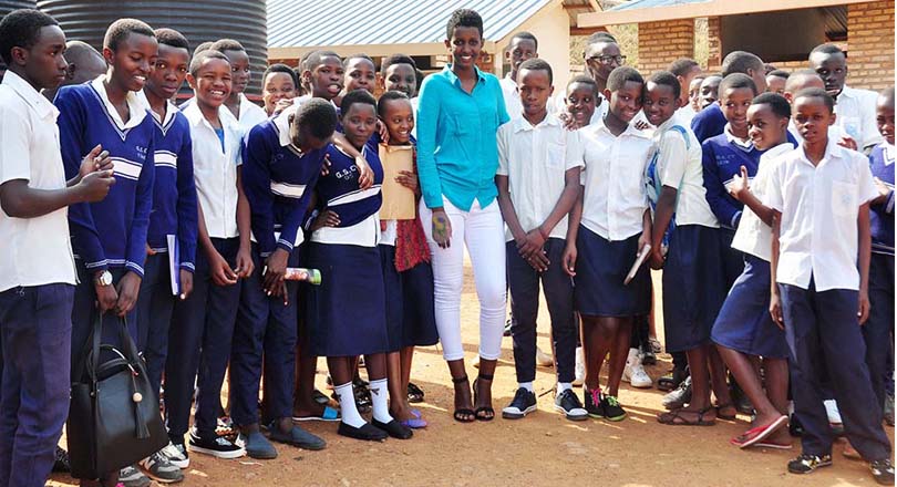Miss Kalimpinya yatangiriye mu Cyahafi atangiza 'Bambe Club' yig ...
