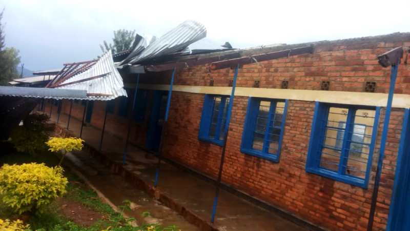 Gatsibo: Imvura yasambuye ubugirakabiri ishuri rya Ngarama PS AD ...