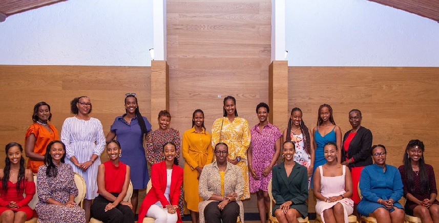 MU MAFOTO 50: Impanuro n’ishimwe mu kiganiro Madamu Jeannette Ka ...