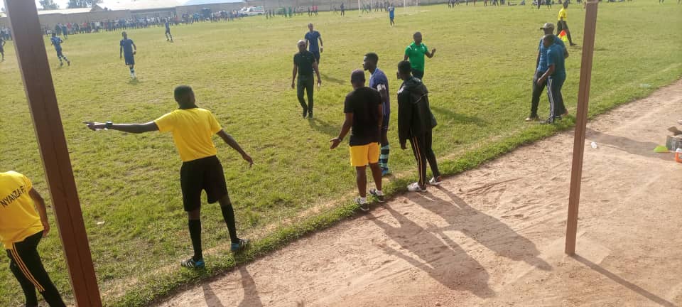 Gaspard utoza Interforce FC yatoje umukino kandi afite ikarita i ...