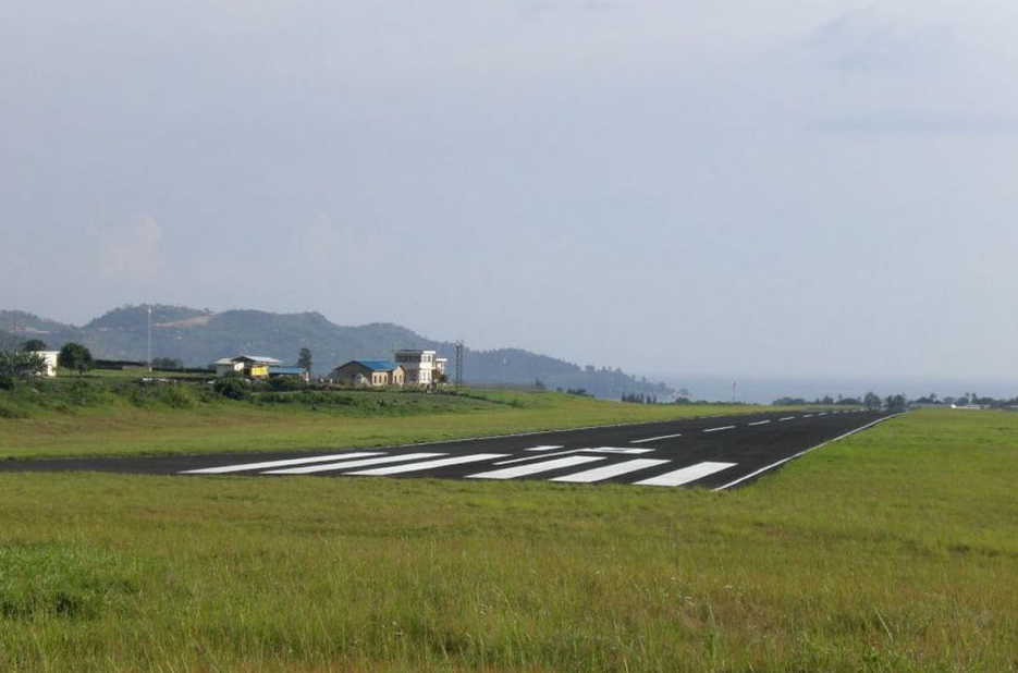 Indege y'intambara ya DRCongo yinjiye mu Rwanda bitemewe | InyaRwanda.com