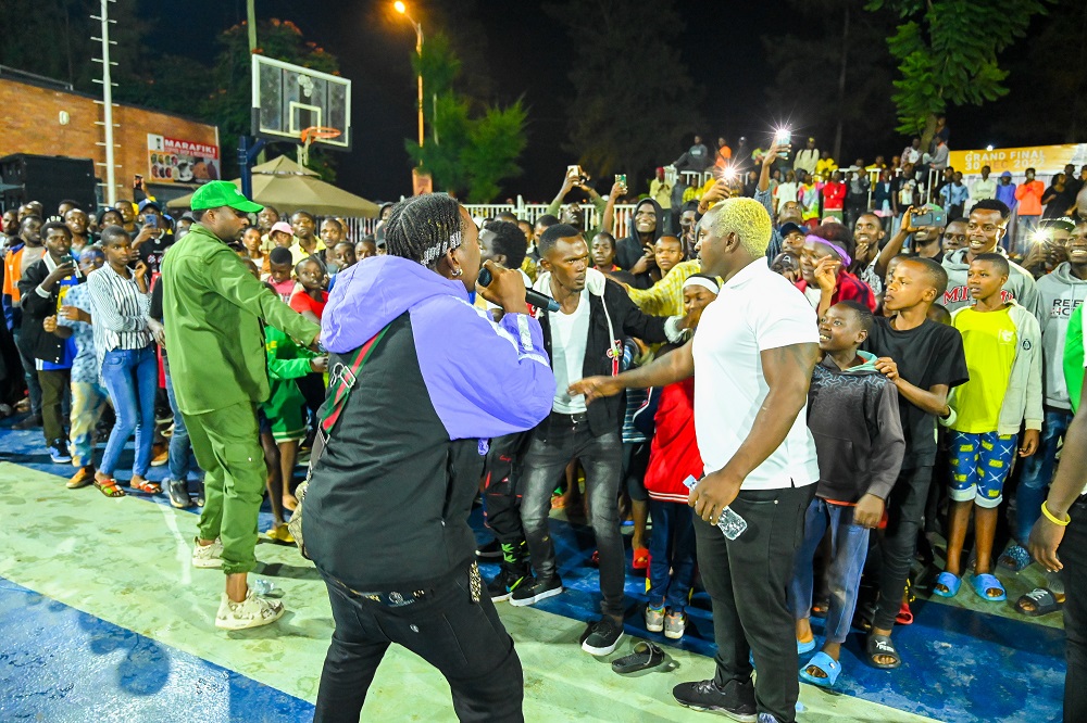 Afro Monster begukanye irushanwa ryo kubyina bahembwa 500,000 Fr ...