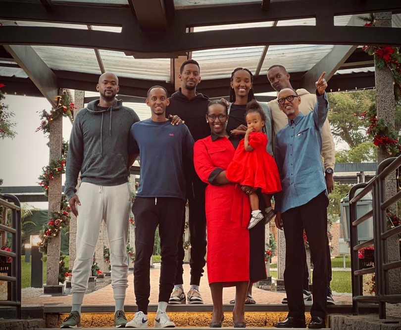 Amashusho ya Perezida Kagame n’umuryango akomeje kunyura benshi ...