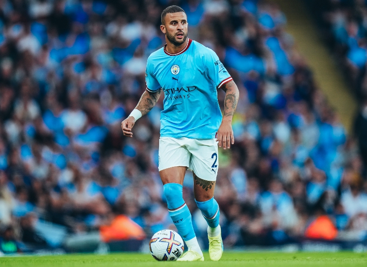 Umukinnyi wa Manchester City yambaye ubusa mu kabari anakora mu ...