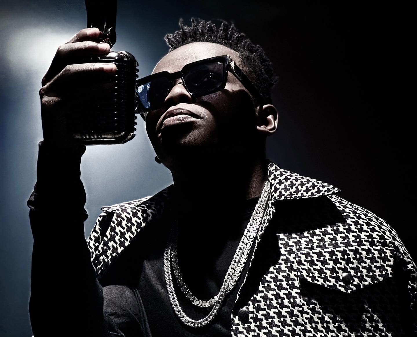 John Blaq yasobanuye imisozi yirutse ashaka Rema ariko bikaba im ...