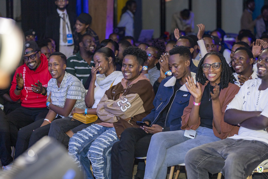 Hahindutse akagoroba k’ibyamamare! Urwenya rwabaye wa mwana wan ...