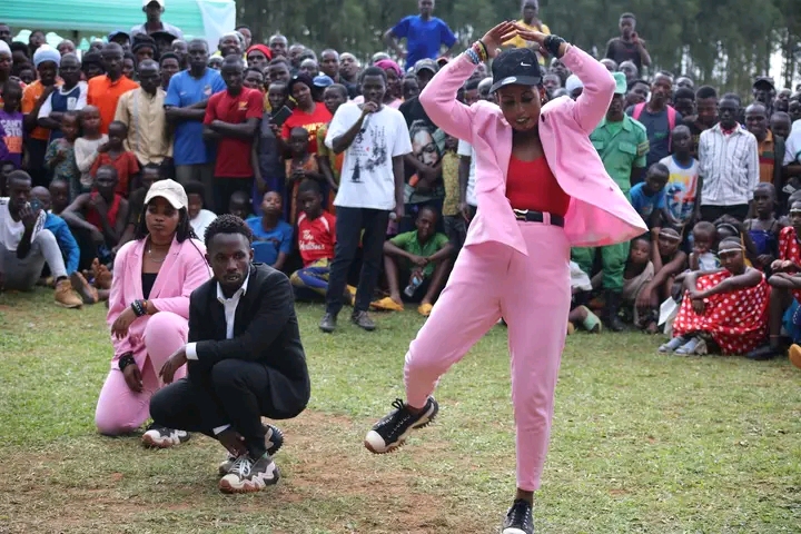 Rwamagana: Abahanzi 167 n'amatsinda 17 y'ababyinnyi bagaragaje i ...