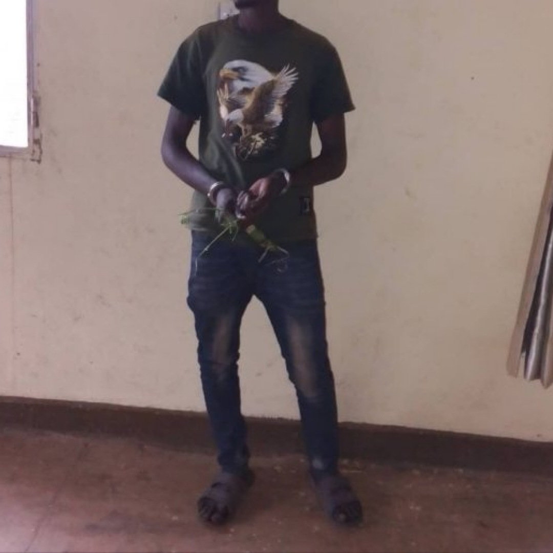 Kayonza: Umusore wafashwe acyekwaho kwiba ibitoki, kumusaka byat ...