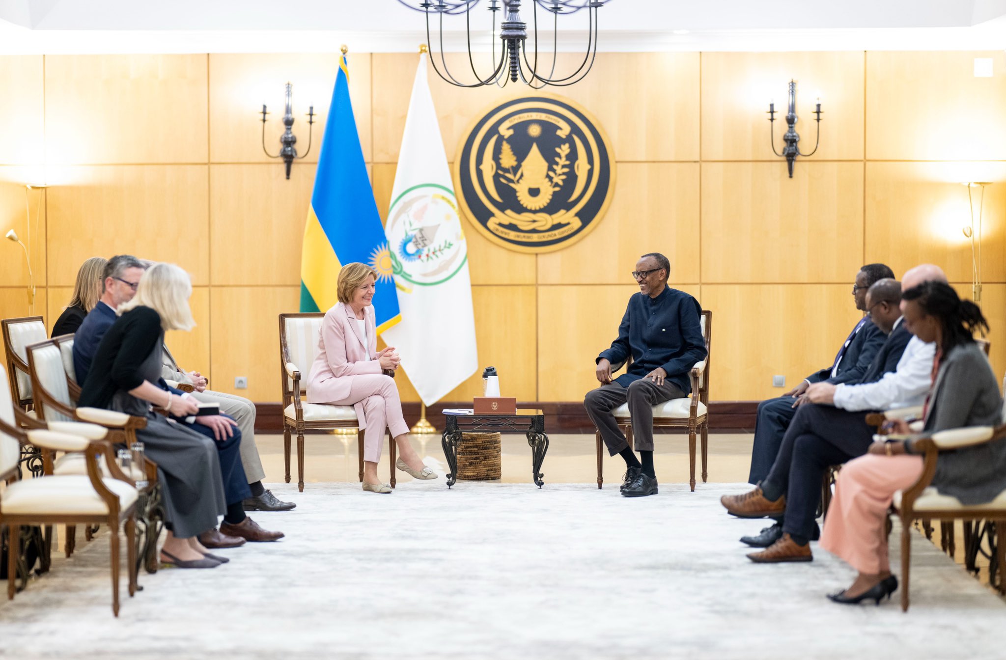 Perezida Kagame yakiriye umuyobozi w'Intara ya Rhénanie-Palatina ...
