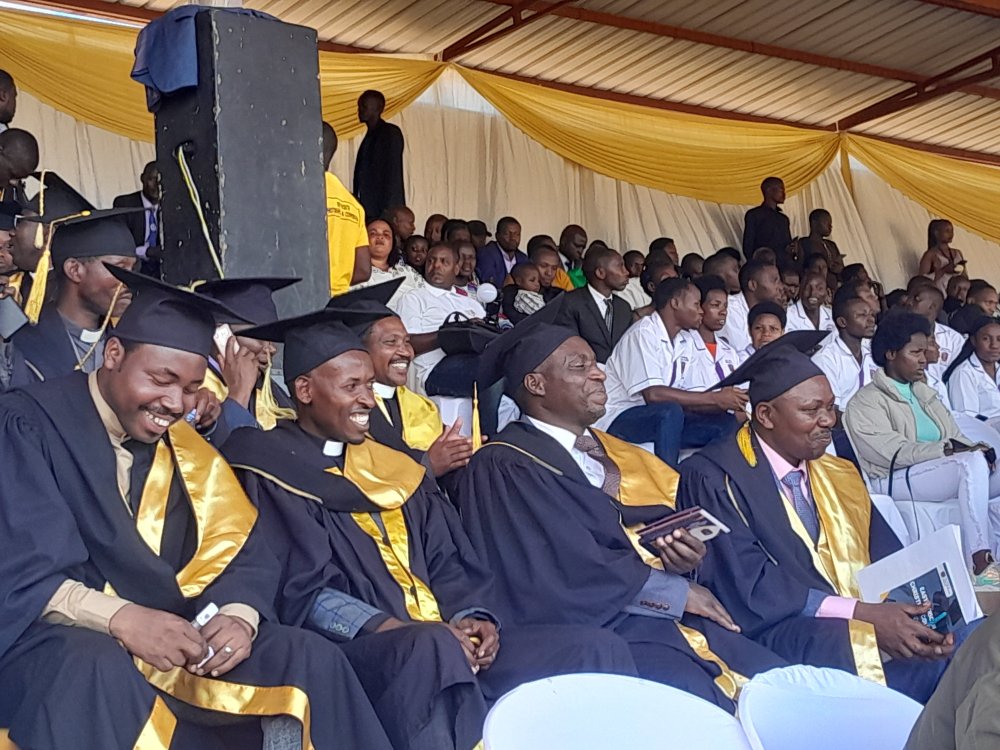 Barore Cléophas uyobora RBA yahawe impamyabushobozi ahize abandi ...