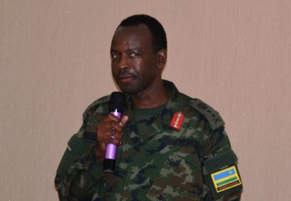 Perezida Kagame yirukanye abasirikare bakuru barimo Gen Maj Mart | InyaRwanda.com