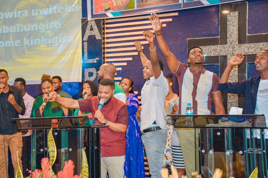 Eglise Vivante Kabuga na True Vine Worship Team bateguye igitera ...