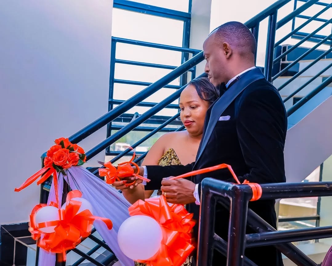 Sam Karenzi yafunguye Radiyo ye yatangiranye ibiganiro bikomeye ...