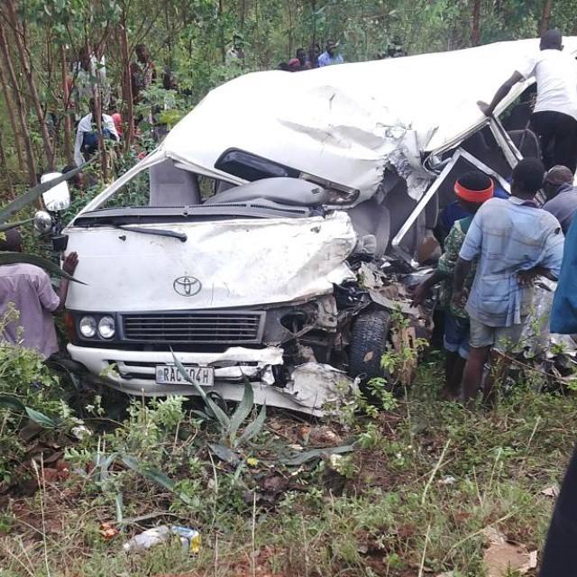 Kamonyi:Imodoka yari itwaye abagenzi higanjemo abakinnyi ba KBC ...